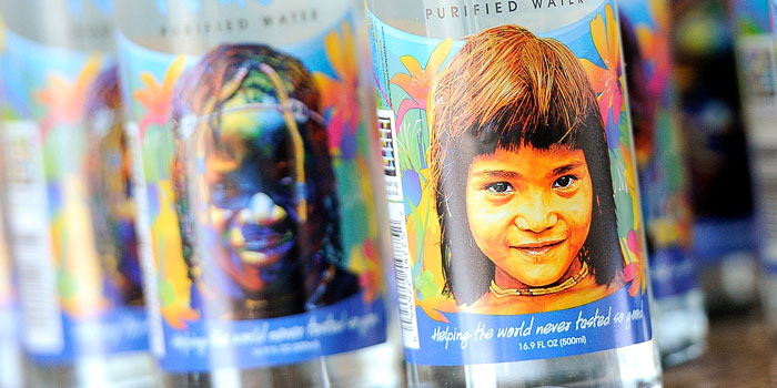 Nika Bottles - DIELINE