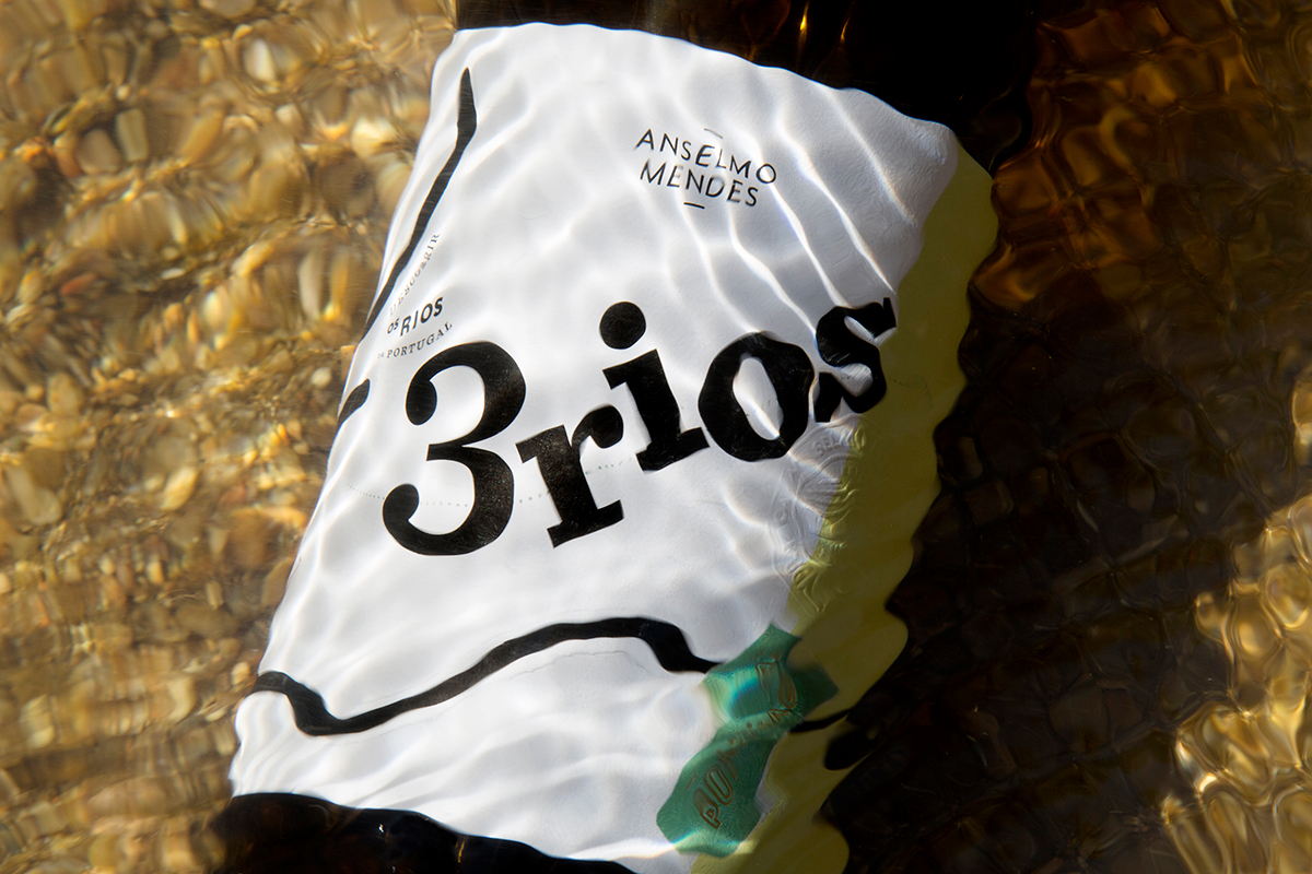 3 Rios Wines Comes With a Unique Interactive Label - DIELINE