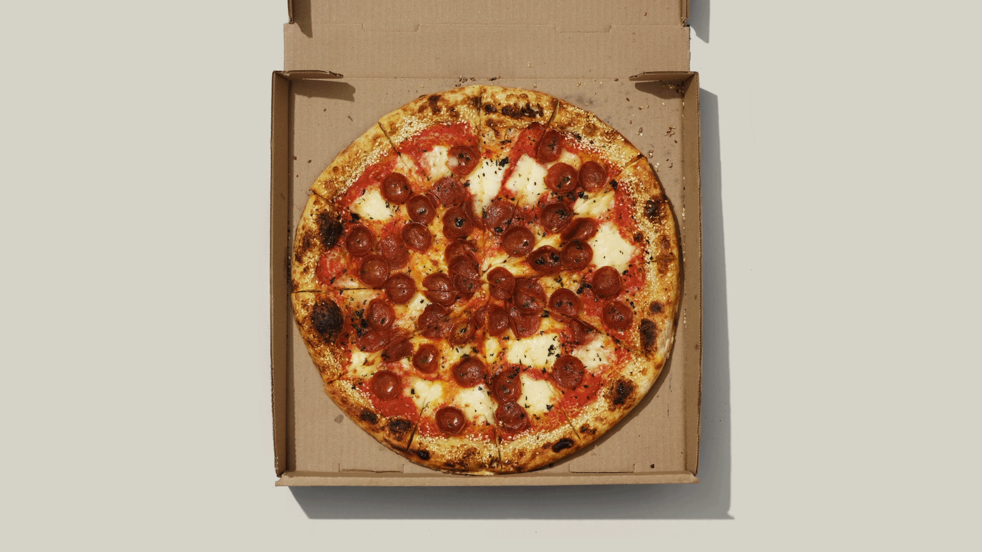 Pizza Time Is Anytime With Round-the-Clock Pizza Box - DIELINE