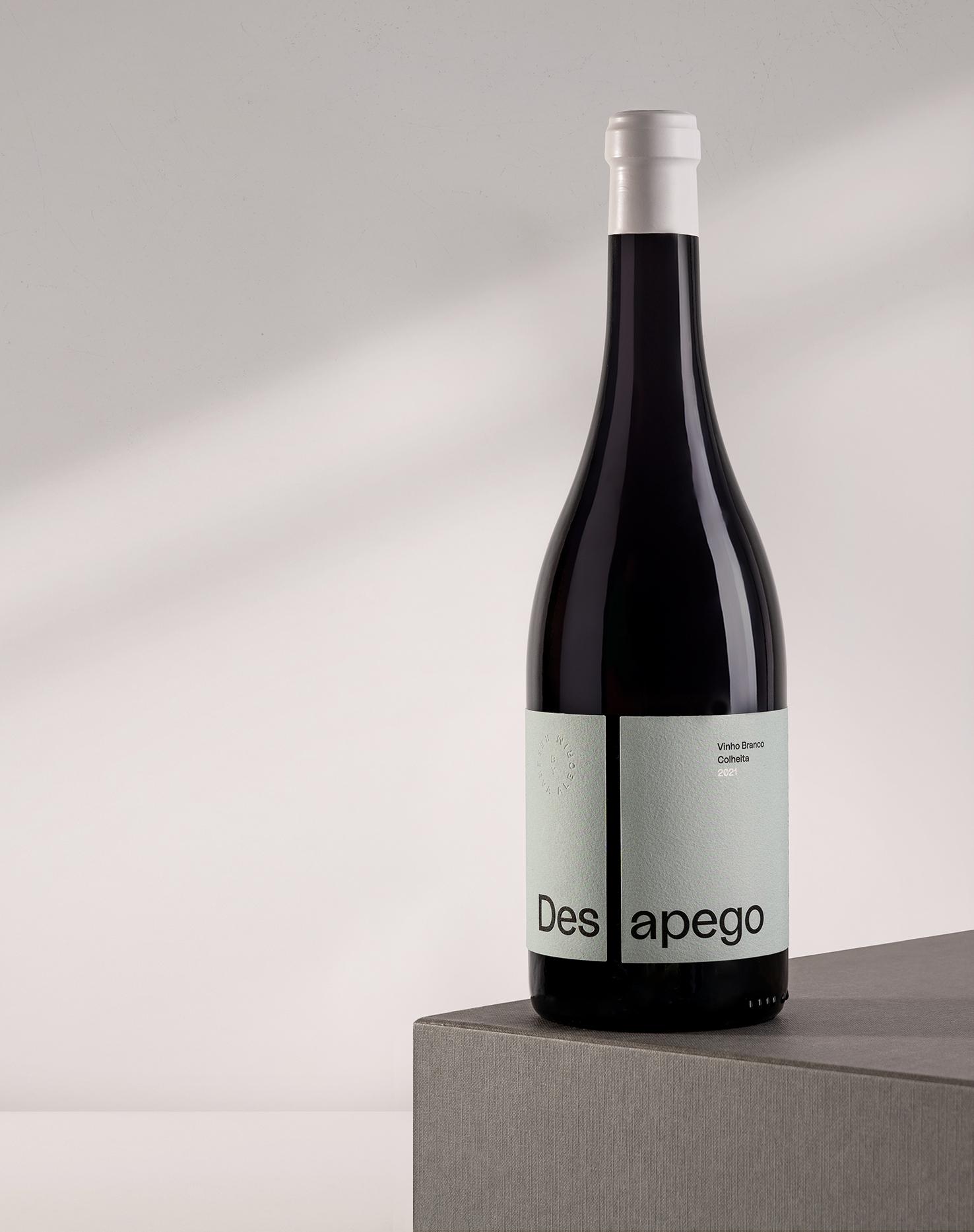 Desapego's Wine Label Visualizes "Detachment" - DIELINE