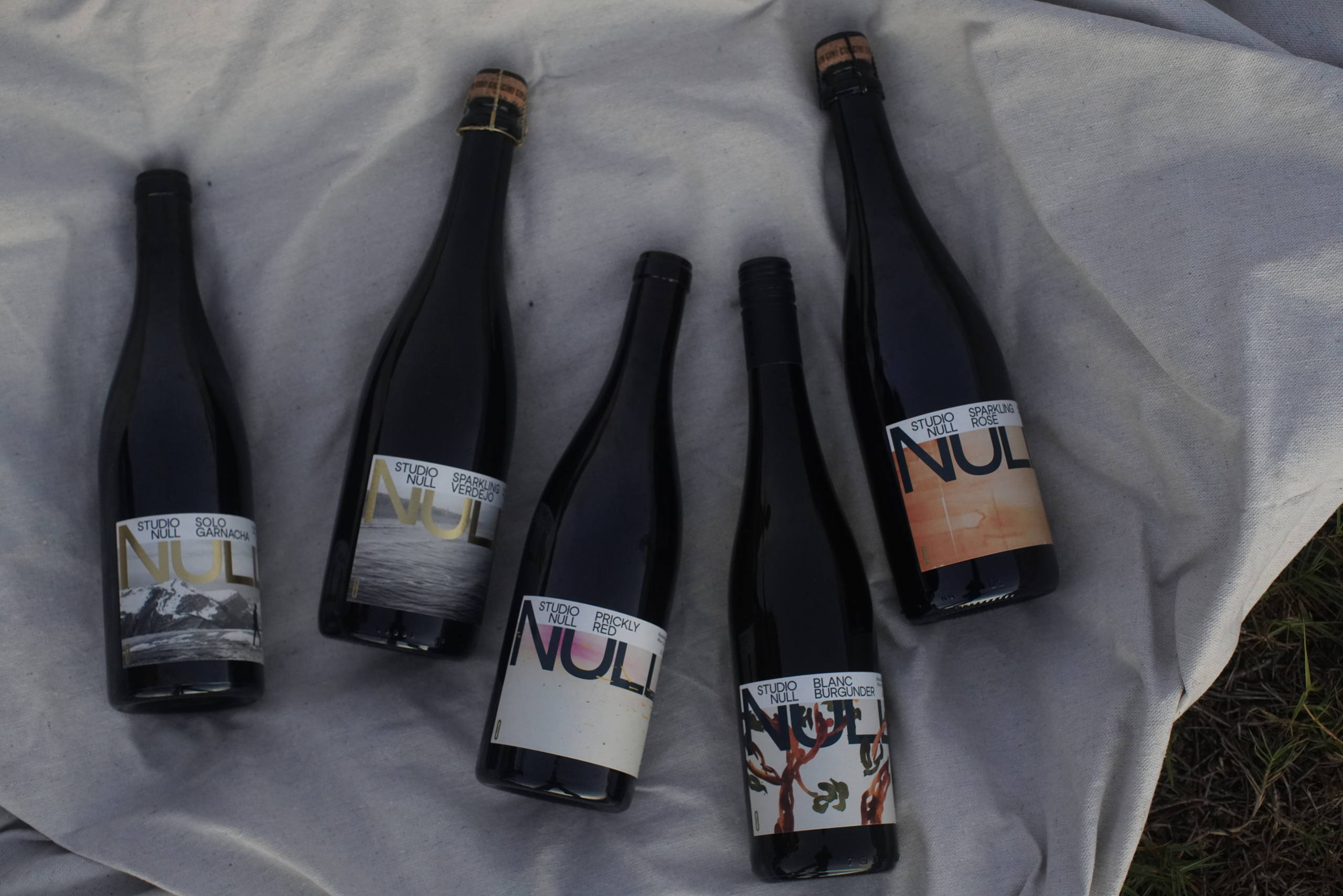 Studio Null's Subdued Look For The Non-Alcoholic Wine Space - DIELINE
