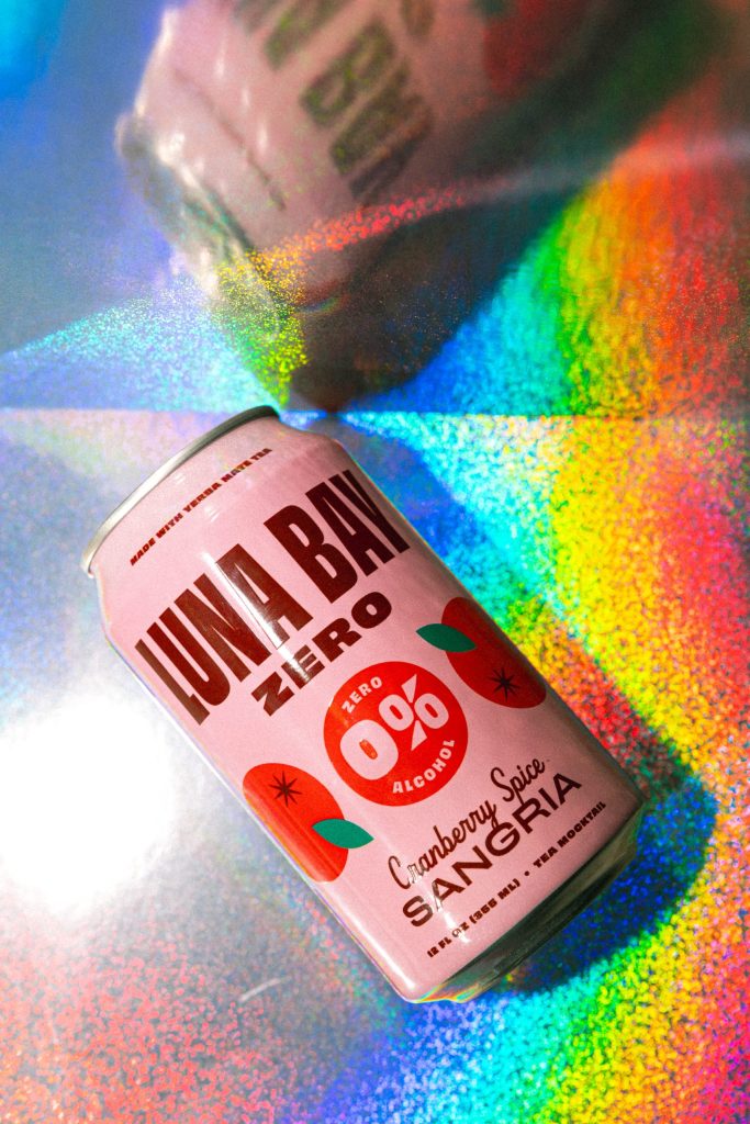 Luna Bay Zero's Bold and Refreshing Cranberry Spice Sangria Design Pops ...